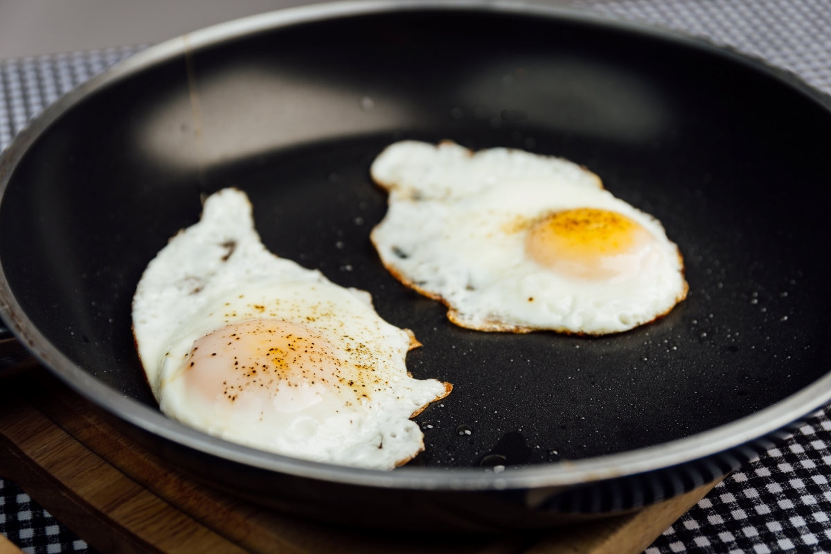 Jak usmażyć jajka sadzone - Florina.pl